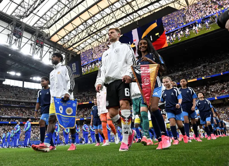 Guayos fucsia dominan el Mundial 2026: la moda que marca la cancha ...